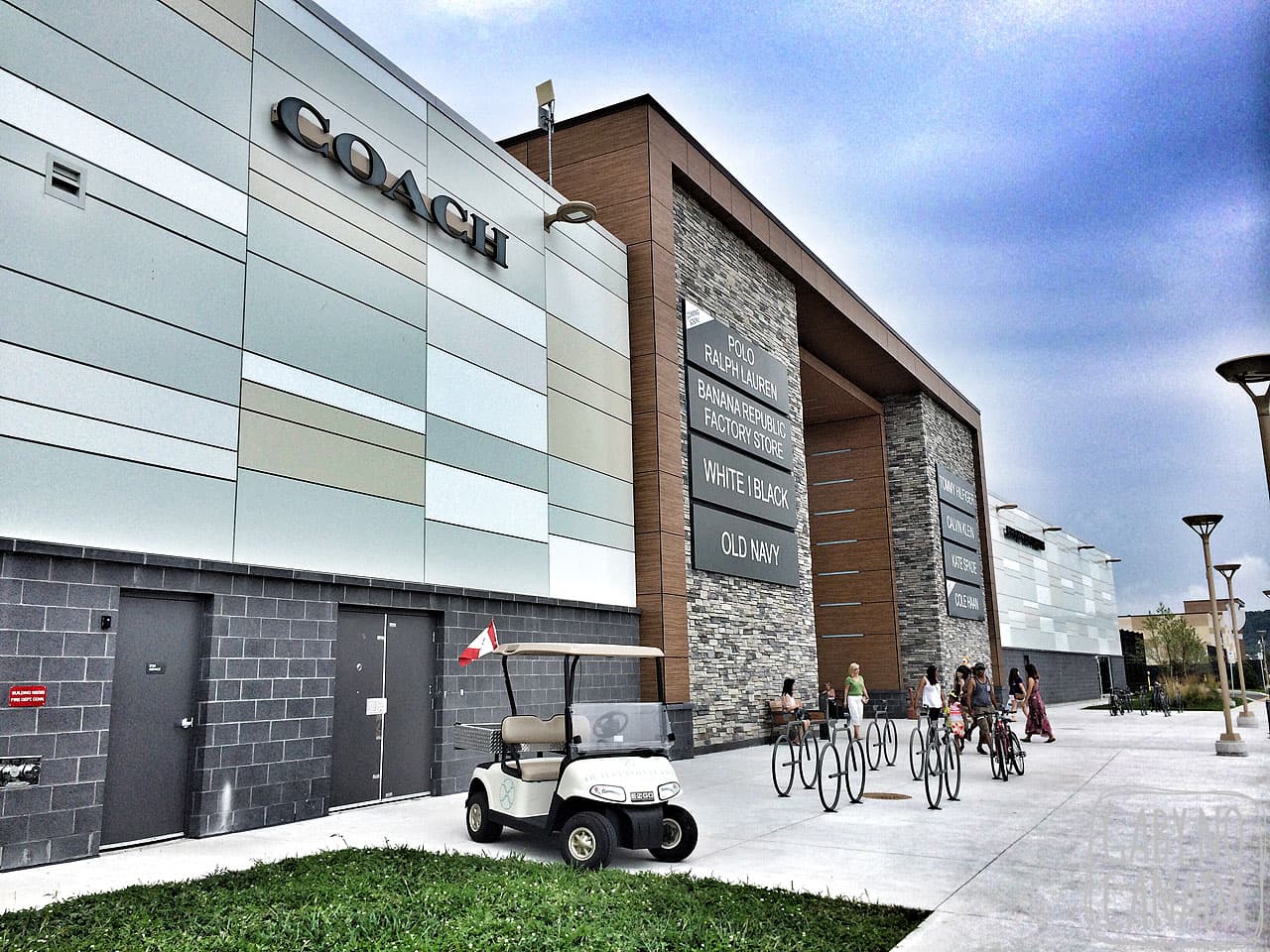 10 motivos para visitar o novo outlet de Niagara, o Outlet Collection ...