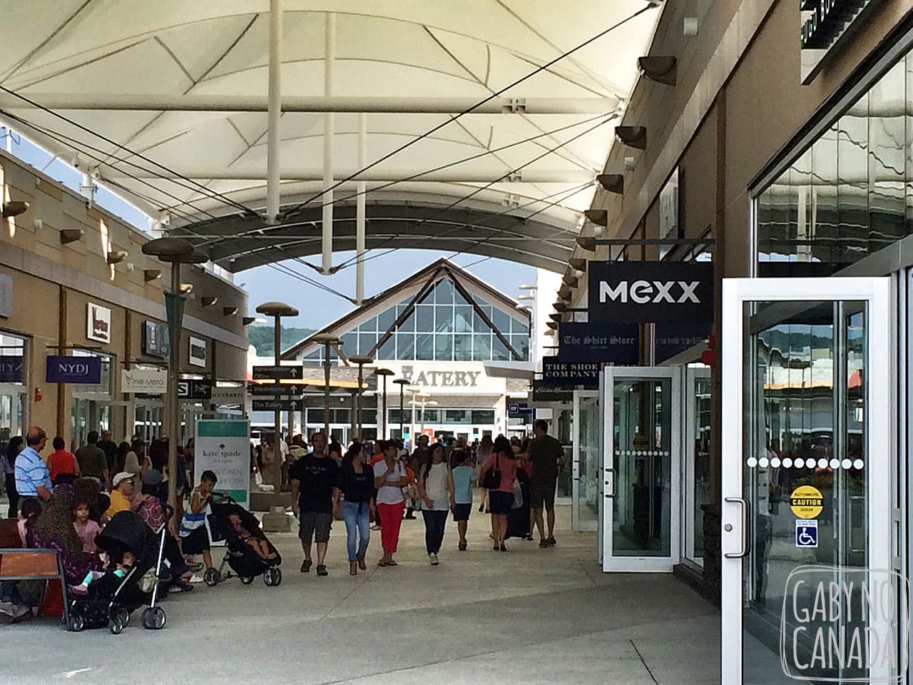 10 motivos para visitar o novo outlet de Niagara, o Outlet Collection ...