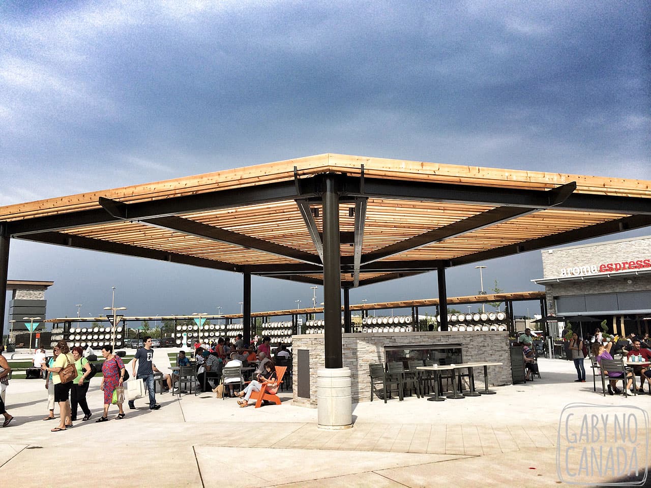 10 motivos para visitar o novo outlet de Niagara, o Outlet Collection ...