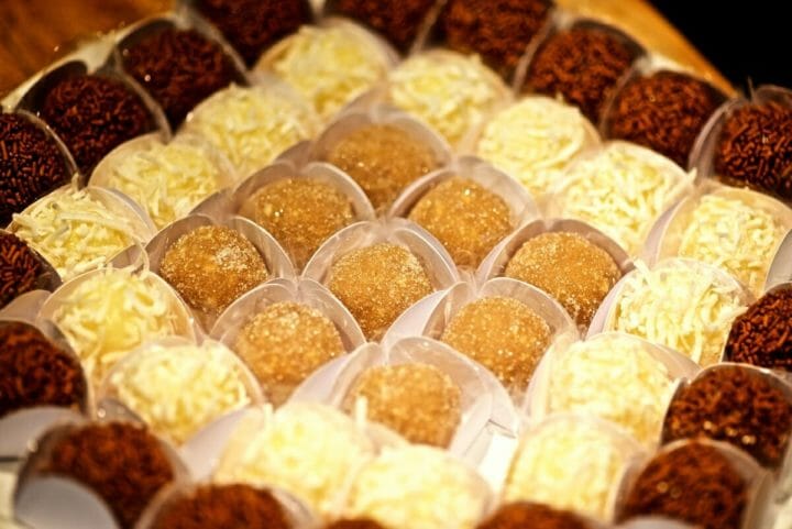 O Kit Festa (salgadinhos + docinhos + bolo) da Brazil Cakes – Gaby no ...