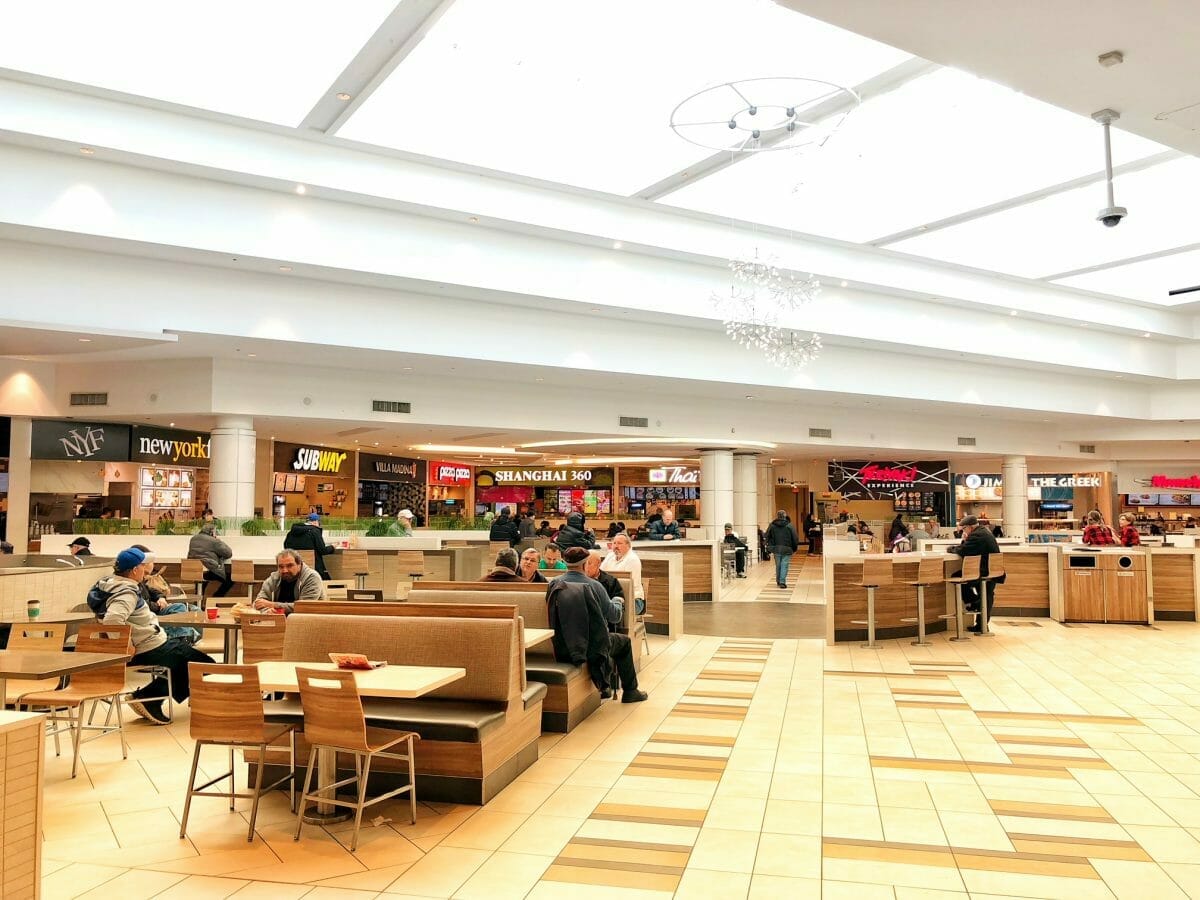 Dufferin Mall: o shopping que “fala português” em Toronto – Gaby no Canadá